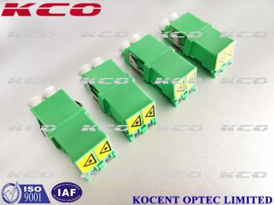 Chine Vert optique automatique du duplex LC/APC PBT d'adaptateur de fibre de chapeau de volet sans bride à vendre