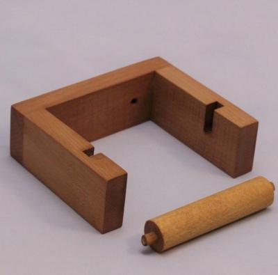 Chine Comme votre demande en bois de la salle de bain porte-serviettes en bois de la salle de bain papier toilette étagère murale à vendre