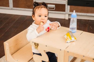 Κίνα Δείγμα δωρεάν μαθησιακή καρέκλα για παιδικό τραπέζι και πύργο δραστηριότητας προς πώληση