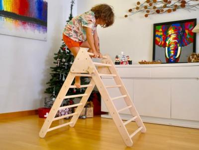 Chine Fitness personnalisé en intérieur Triangle d' escalade en bois pour enfants à vendre