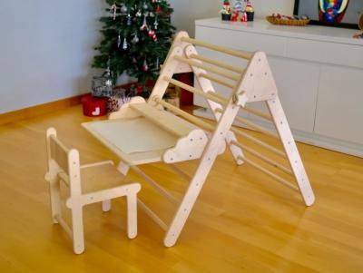 Chine Fitness personnalisé en intérieur Triangle d' escalade en bois pour enfants à vendre