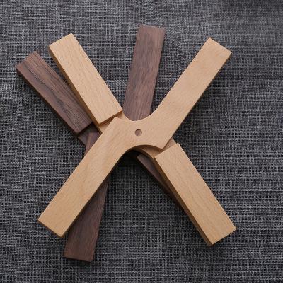 중국 목재 평면 색상 비치 월넛 크로스 X 모양 라크 된 냄비 매트 부엌 용품 하위 판매용