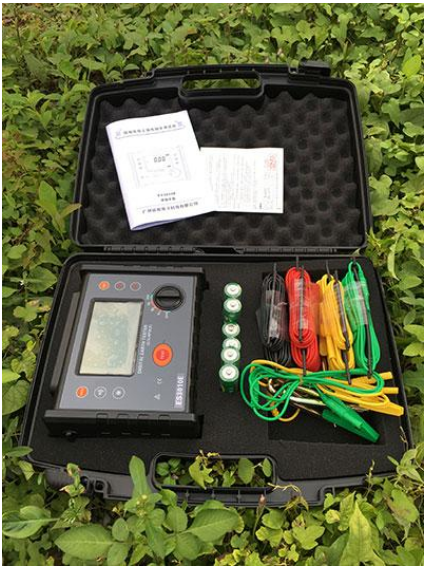 XHDJ706 Digital Earth Resistance Soil Resistivity Tester front view