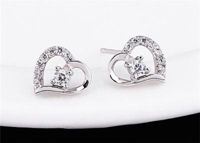 Cina Regalo dell'argento sterlina degli orecchini del perno di forma del cuore del diamante di zircone per le donne di lusso in vendita