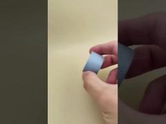 Bouchon mat lisse rond en plastique bleu-gris pour flacons cosmétiques