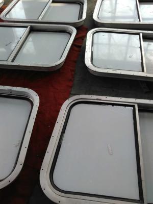 Chine Fenêtre en aluminium marine coulissante étanche marine de timonerie de cadre de Windows à vendre