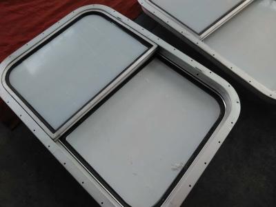 Chine Fenêtre en aluminium marine coulissante étanche marine de timonerie de cadre de Windows à vendre