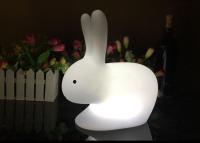 Cina Luce notturna a forma di del coniglietto sveglio LED, cambiamento bianco di colori della lampada 16 del coniglio in vendita