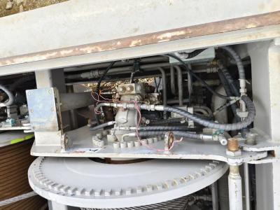 Κίνα Χρησιμοποιημένος ερπυστριοφόρος γερανός Sany 2020, ο ZCC9800W, έχει κύρια μπούμα 159 μέτρων και μπούμα 7 μέτρων, αντίβαρο κύριου πλαισίου 270 τόνων και αντίβαρο 300 τόνων. Έχει χρόνο λειτουργίας 1.700 ωρών και είναι σε προς πώληση