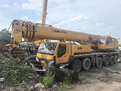 Cina Gru XCMG Usata del 2013, la XCT100, ha un braccio di 64 metri, un jib di 18 metri, un contrappeso di 31 tonnellate, 3540 ore di funzionamento e 26.369 km di chilometraggio. È in eccellenti condizioni di lavoro. in vendita