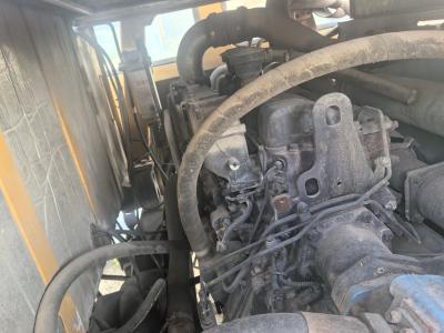 Cina Gru XCMG Usata del 2013, la XCT100, ha un braccio di 64 metri, un jib di 18 metri, un contrappeso di 31 tonnellate, 3540 ore di funzionamento e 26.369 km di chilometraggio. È in eccellenti condizioni di lavoro. in vendita