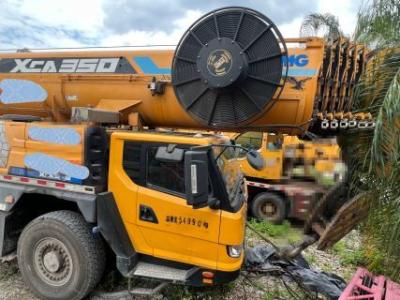Cina Gru XCMG usata del 2019, la XCA220, ha un braccio di 73 metri, un jib di 44 metri e un contrappeso di 74 tonnellate. Ha operato per 2540 ore ed è in eccellenti condizioni di funzionamento. in vendita