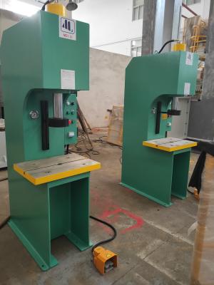 Cina Macchina standard della pressa idraulica della struttura di 8Mpa 3kw 10T C per montare in vendita