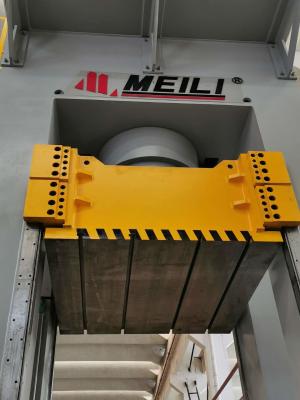 Cina stampa della servo pressa idraulica della pagina di 630T H piccola servo per formarsi in vendita
