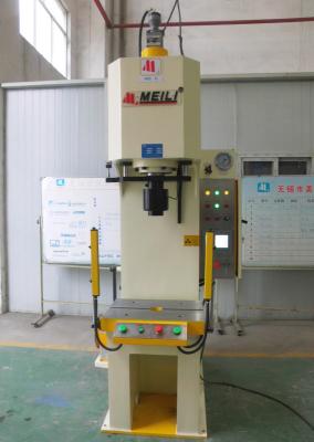 Cina Pompa automobilistica dello SpA Moto della pressa idraulica 25Ton di CNC di tipo C delle parti in vendita