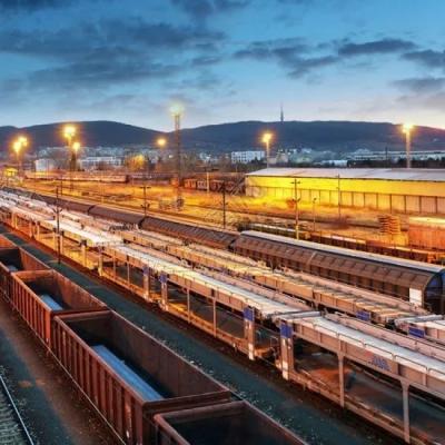 Cina Treno che spedisce trasporto di merci ferroviario ad Oporto/Cascais/Lisbona/Valencia, Barcellona, Siviglia/Portogallo/Spagna in vendita