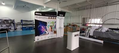 Cina la cabina diritta della fiera commerciale di pubblicità dell'insegna del contesto della curva di 10ft tira sulle insegne in vendita