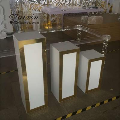 중국 Factory wholesale square gold side white  acrylic pedestal columns for wedding event 판매용