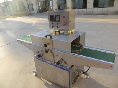 Chine machine de découpage en tranches brillante plate de viande de machine de la transformation de la viande 300kg à vendre