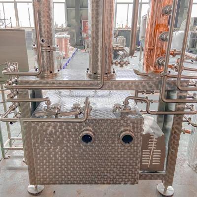 Chine Équipement de distillerie de 200 litres de spiritueux Whiskey Gin boissons distillerie Moonshine à vendre