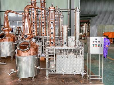 Chine Équipement de distillerie de 200 litres de spiritueux Whiskey Gin boissons distillerie Moonshine à vendre