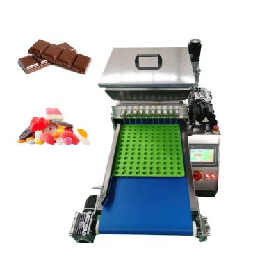 Chine TG économie d'énergie facile à utiliser selon les besoins des clients facile à utiliser petit laboratoire d'entreprise mini machine de fabrication de bonbons gommés à vendre