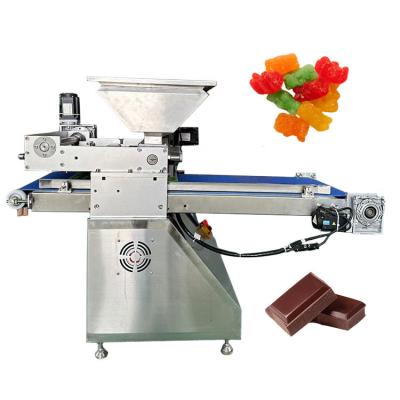 Chine Machine de fabrication de bonbons en gros à la gelée caoutchouteuse à petite production à vendre