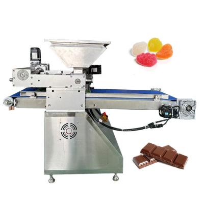 Chine Machine de fabrication de bonbons en gros à la gelée caoutchouteuse à petite production à vendre