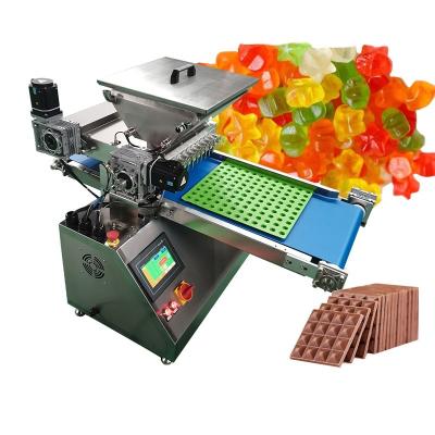 Chine Fabrique de type bureau à cheveux lisses Fudge Chocolate Jam Machine de versement Servo contrôle de précision élevée à vendre