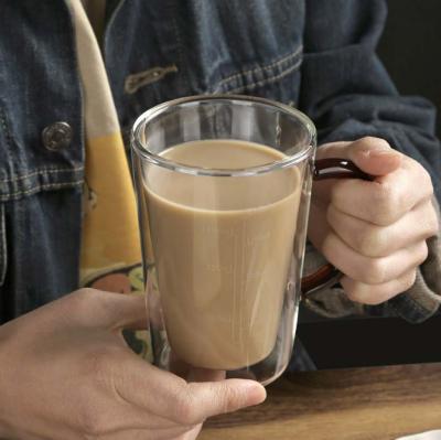 中国 冷たいか熱い飲み物のための耐熱性 250ml の高いホウケイ酸ガラスのマグカップ 販売のため