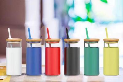 Cina Alta tazza del vetro borosilicato delle bevande trasparenti con il coperchio di bambù in vendita