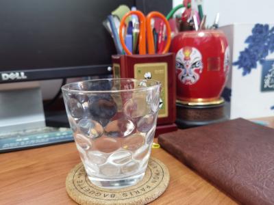 Cina Chiara chiavetta di vetro a parete semplice termoresistente Hammer Pattern della tazza in vendita