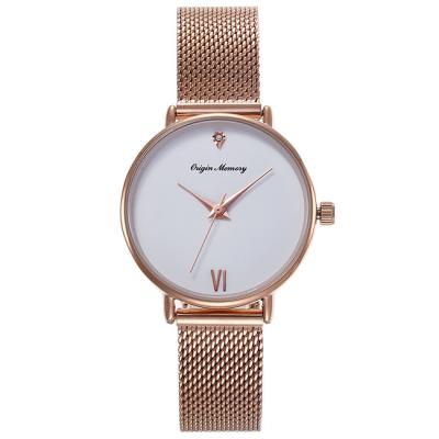 中国 OEMの1.25インチのRosegoldの女性の腕時計は贅沢な合金の水晶を作る 販売のため