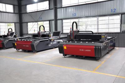 China De Snijmachine van de de Vezellaser van het garantiemessing met de Laserbron van 500W/van 700W/1000W- Te koop