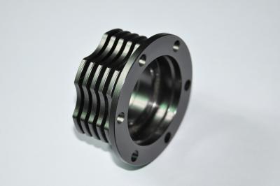 China Giro personalizado & Miiling do CNC do tratamento de superfície de metal preto pequeno peças anodizadas à venda