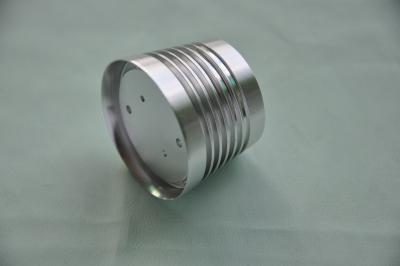 China Tratamento de superfície Pó-Revestido de metal nas peças feitas à máquina CNC do alumínio à venda