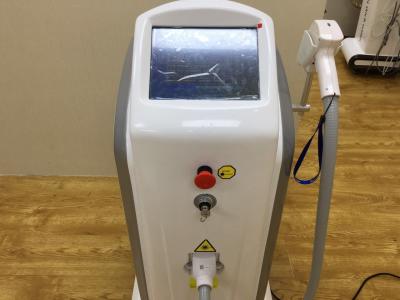 Cina attrezzatura professionale di depilazione del laser a diodi 808nm per area/sotto le ascelle del bikini in vendita