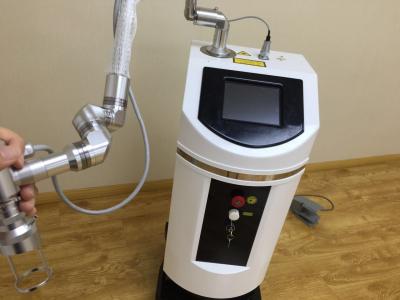 Cina Pelle che rifa la superficie della macchina del dispositivo di rimozione della grinza con il laser frazionario di CO2 in vendita