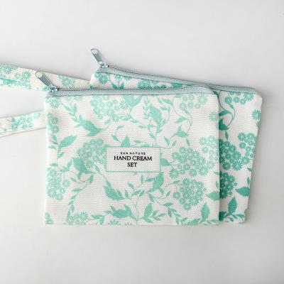 Cina Borsa d'imballaggio di Logo Eco Friendly RPET di trucco di viaggio della chiusura lampo su ordinazione di verde per il cosmetico in vendita