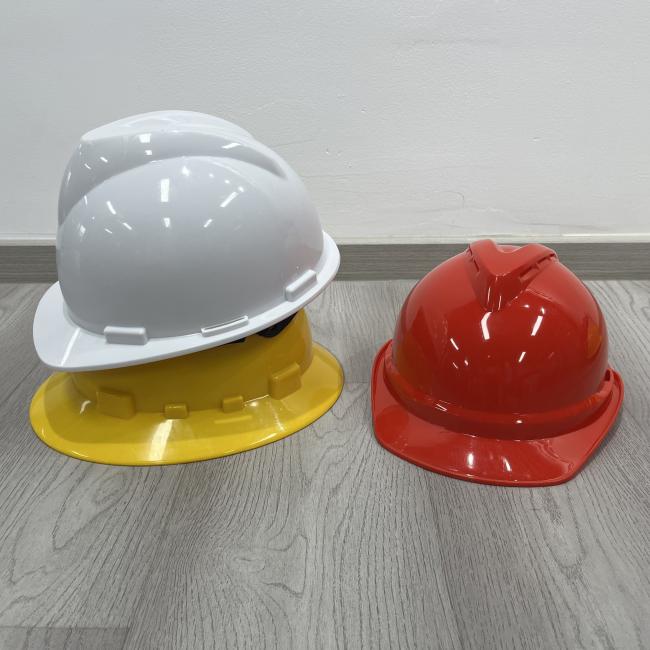 Safety helmet product overview displaying complete construction