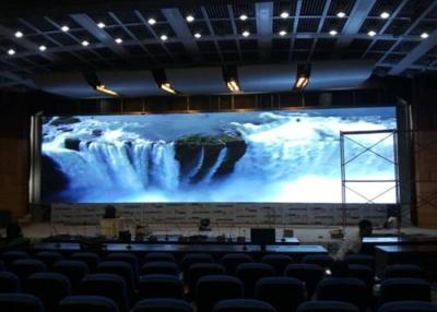 Chine Le panneau polychrome d'intérieur 64*32 RVB d'affichage à LED de l'éclat 1800cd/sqm a mené l'écran visuel de mur pour des églises à vendre