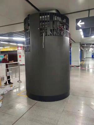 Cina le colonne dell'interno dell'esposizione di LED di 3D RGB P2.5 uno schermo cubico da 90 gradi sta la distanza di vista di 1.5m in vendita