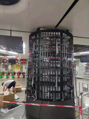 Cina le colonne dell'interno dell'esposizione di LED di 3D RGB P2.5 uno schermo cubico da 90 gradi sta la distanza di vista di 1.5m in vendita