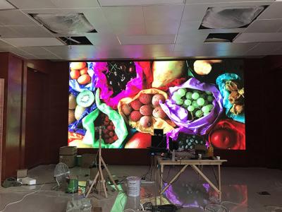 중국 실내 P5 SMD LED 화면, 4만 점/m2의 밀도를 가진 철강 캐비닛에 고정 판매용