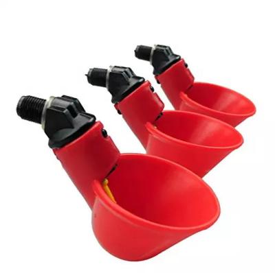 中国 鶏および鳥のためのPPの家禽のニップルの酒飲みのコップ 販売のため