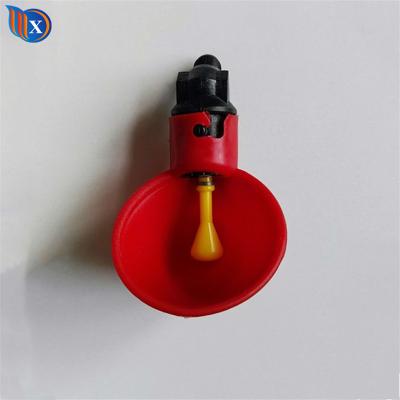 Cina Tazze beventi di plastica di abbeveratoio del pollo dei capezzoli 80mm in vendita