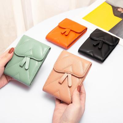 China Echtes Leder Mini Cute Visitenkartenhalter für Frauen Low MOQ Mix Modelle Vorteil zu verkaufen
