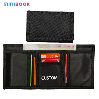 Cina Oxford Nylon Short Trifold Men Zip Around Wallet Con Tasche Di Monete Per Globetrotters in vendita