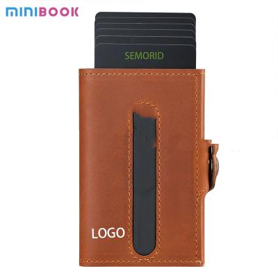 China Modelos de mezcla de bajo MOQ Portador de tarjetas de cuero de PU para hombres con diseño de aluminio y caja de metal en venta