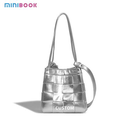 Cina 2024 Korean Ins Crossbody Shoulder Bag con design geometrico retrò e chiusura aperta in vendita